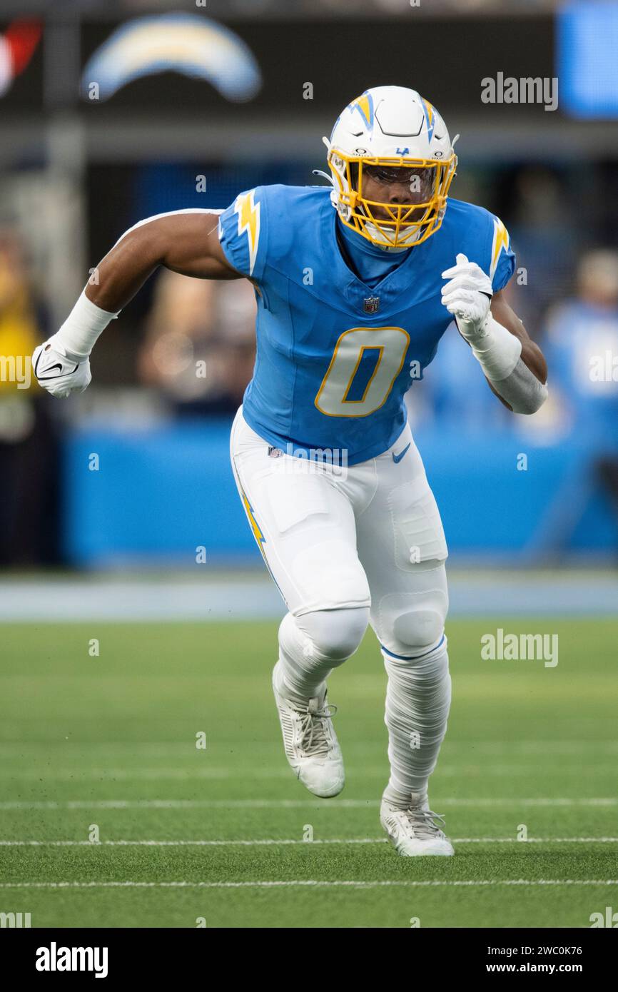 Los Angeles Chargers linebacker Daiyan Henley (0) runs during an NFL ...