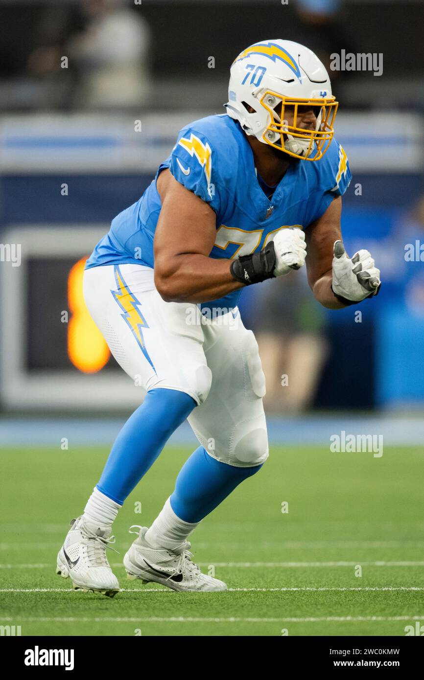 Los Angeles Chargers offensive tackle Rashawn Slater (70) takes his ...