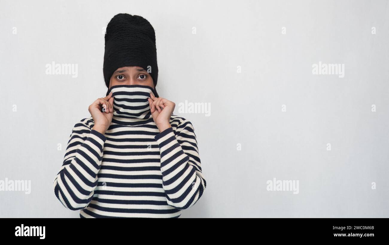 Cold girl indian hi-res stock photography and images - Alamy