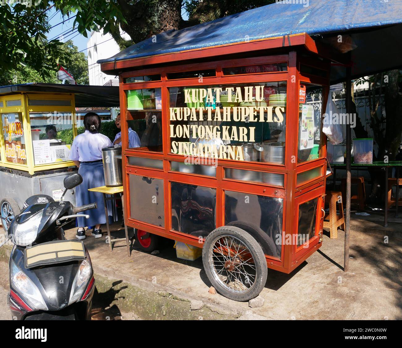 Lontong kari hi-res stock photography and images - Alamy