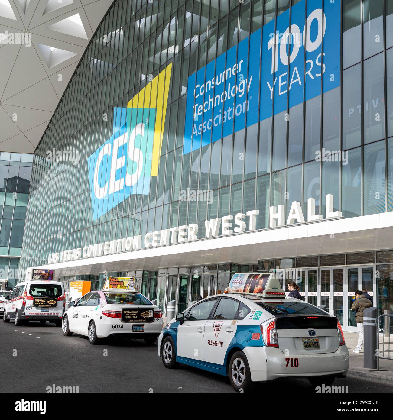 Las vegas convention center west hall hi-res stock photography and ...