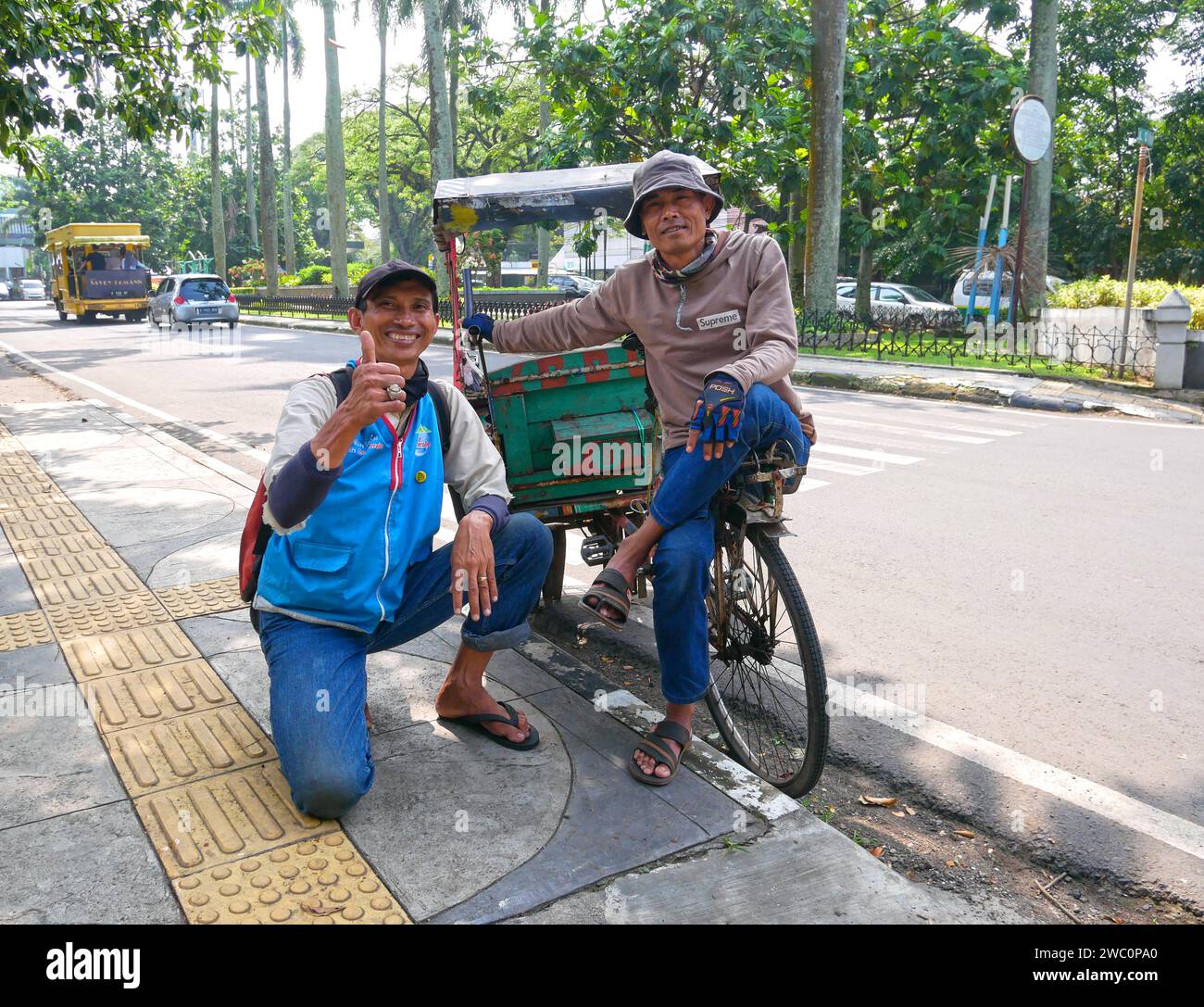 Becak drivers hi-res stock photography and images - Alamy