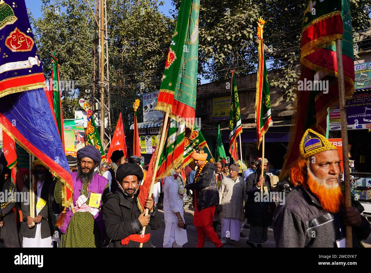 Shrine of sufi saint hazrat khwaja moinuddin chishti hi-res stock ...