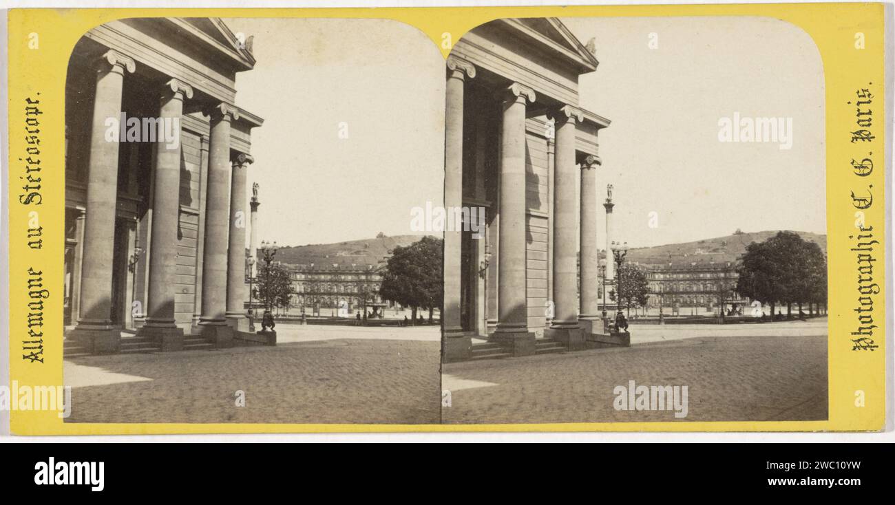 Schlossensplatz Met Left DE Köningsbau en Daarachter de Jubilee column ...