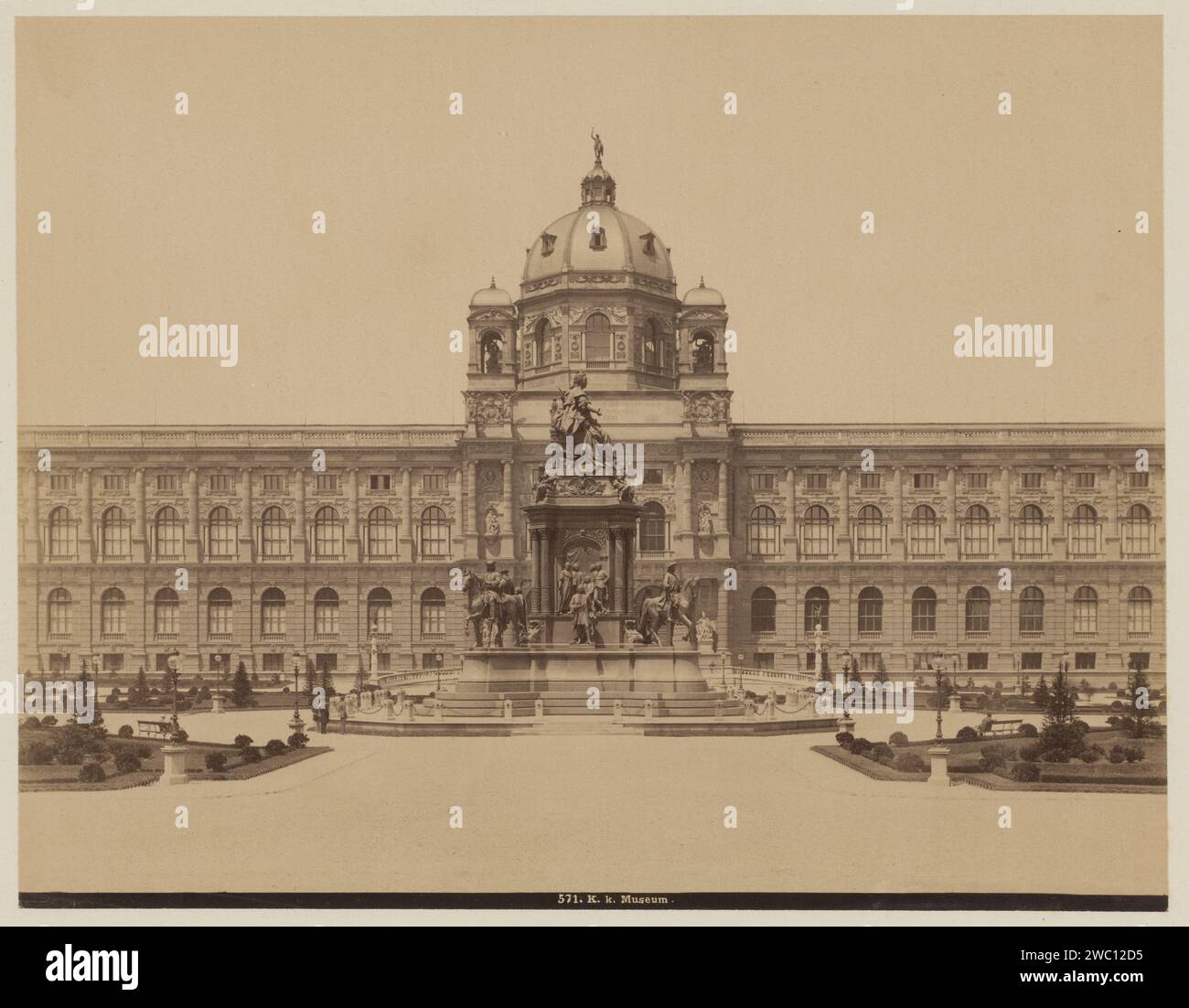 View of the Natural History Museum in Vienna, Austria, M. Frankenstein ...