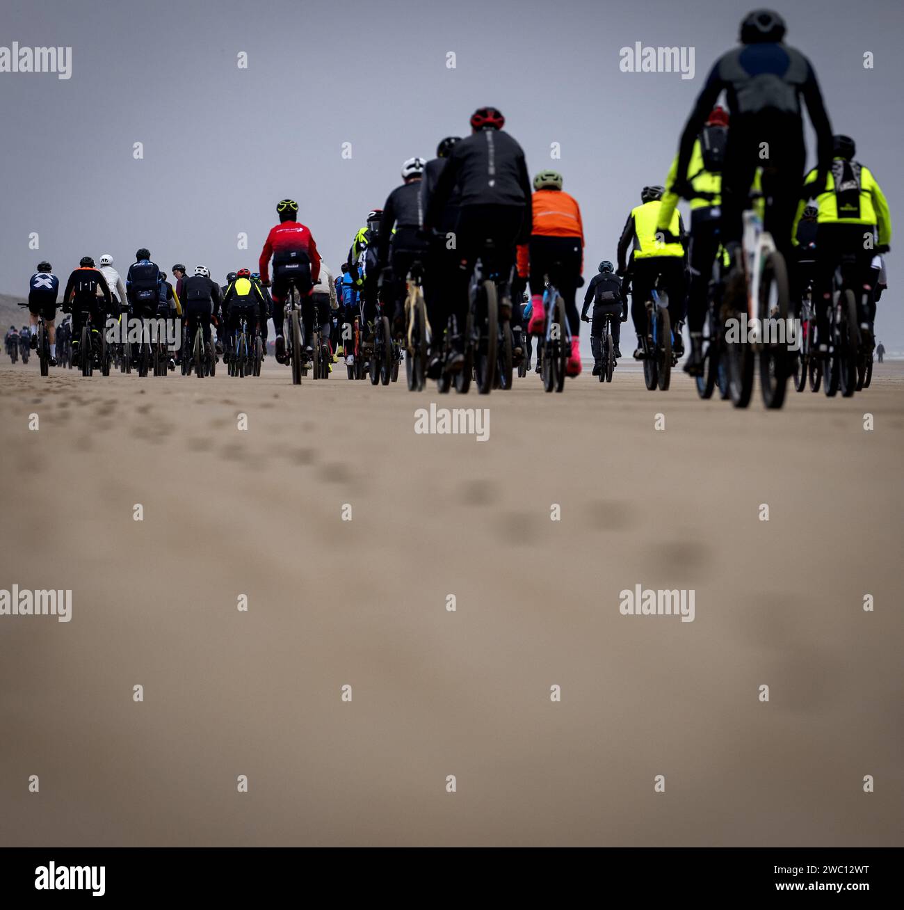 EGMOND AAN ZEE - Participants in action on the beach during the GP ...