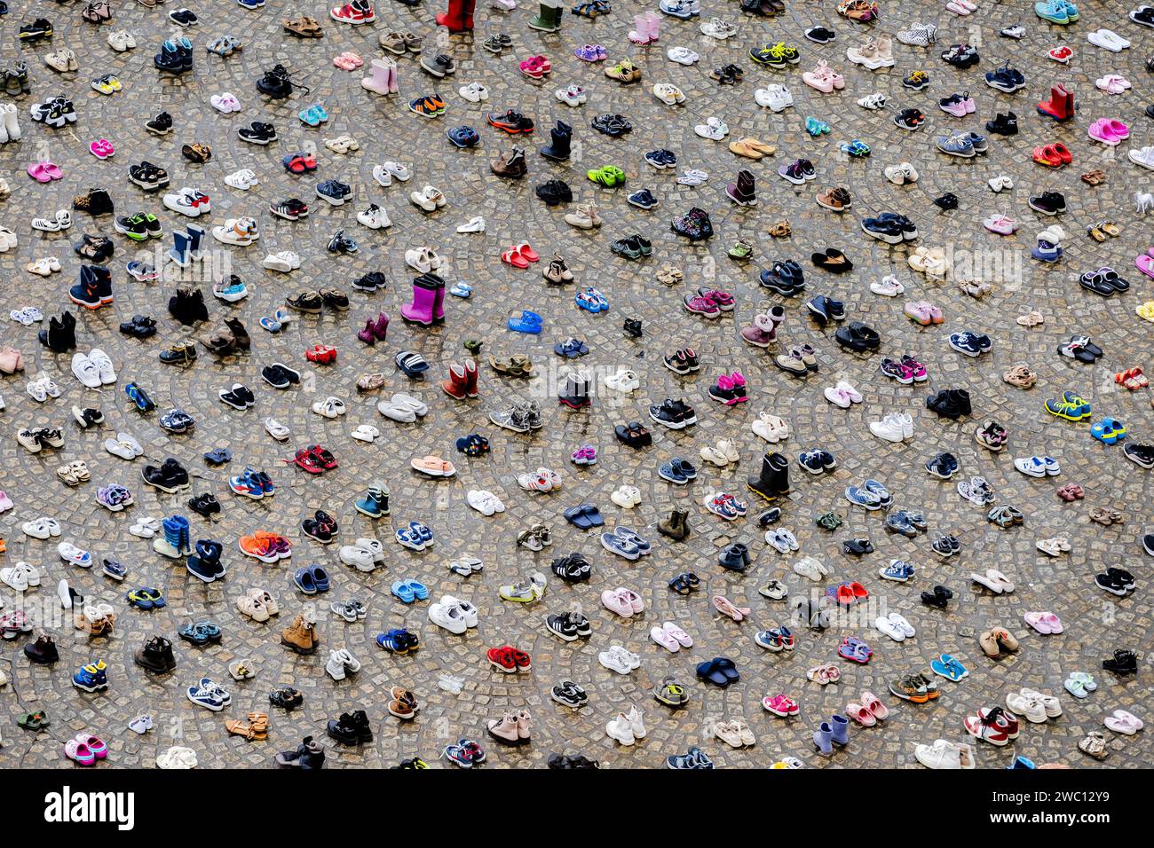 AMSTERDAM - Thousands of children's shoes are on Dam Square during a ...