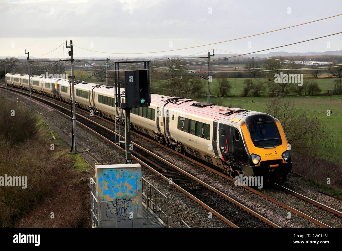 A Class 221 Super Voyager diesel-electric train, Avanti West Coast ...