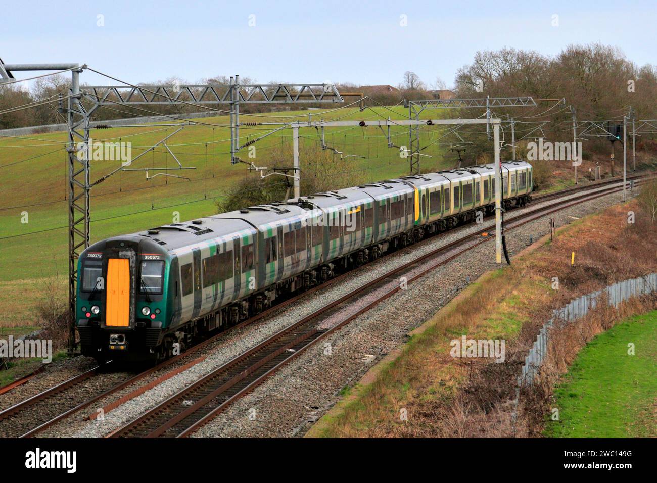 British rail class 350 train hi-res stock photography and images - Alamy