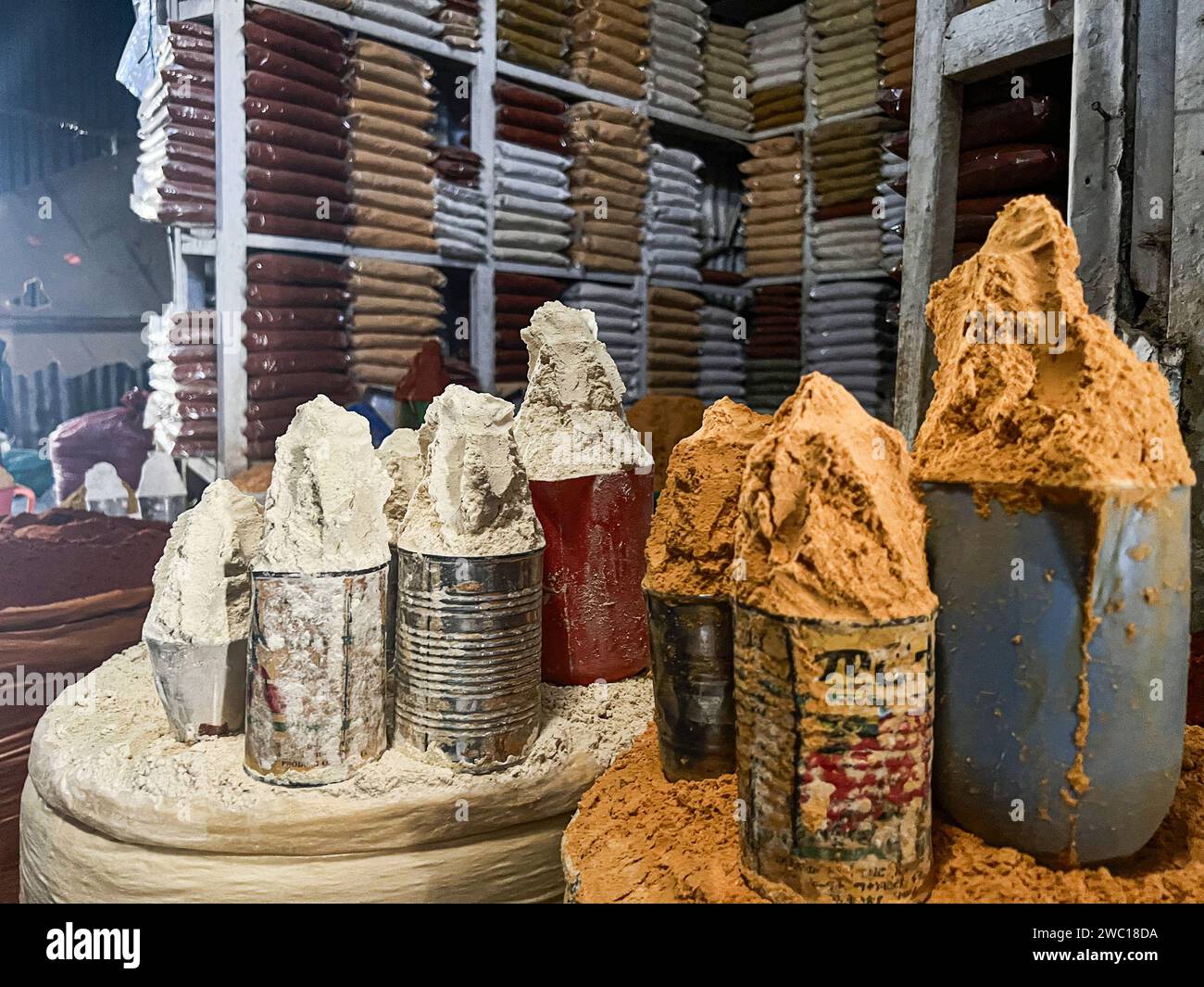 bulk spice in old steel box at a market in addis abbeba, Ethiopia Stock ...