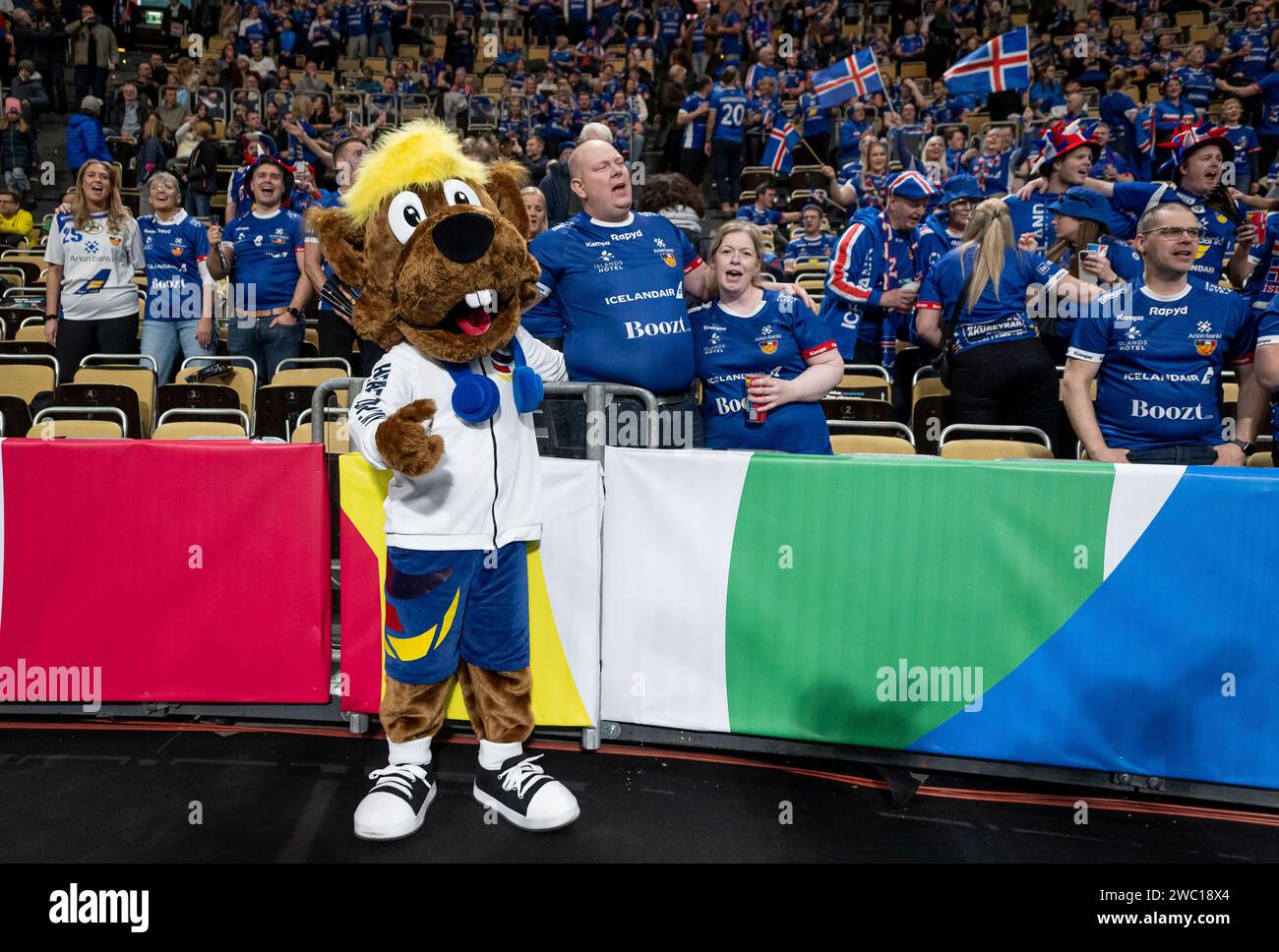 Muenchen, Deutschland. 12th Jan, 2024. Maskottchen Hannibal vor ...
