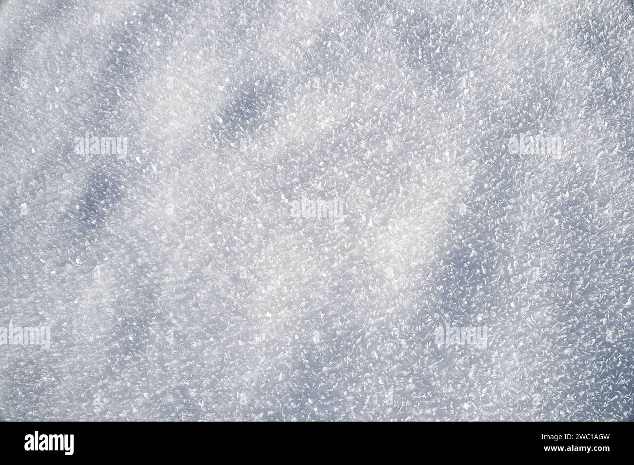 Frozen crystalline water forming the snow in a detailled view Stock ...