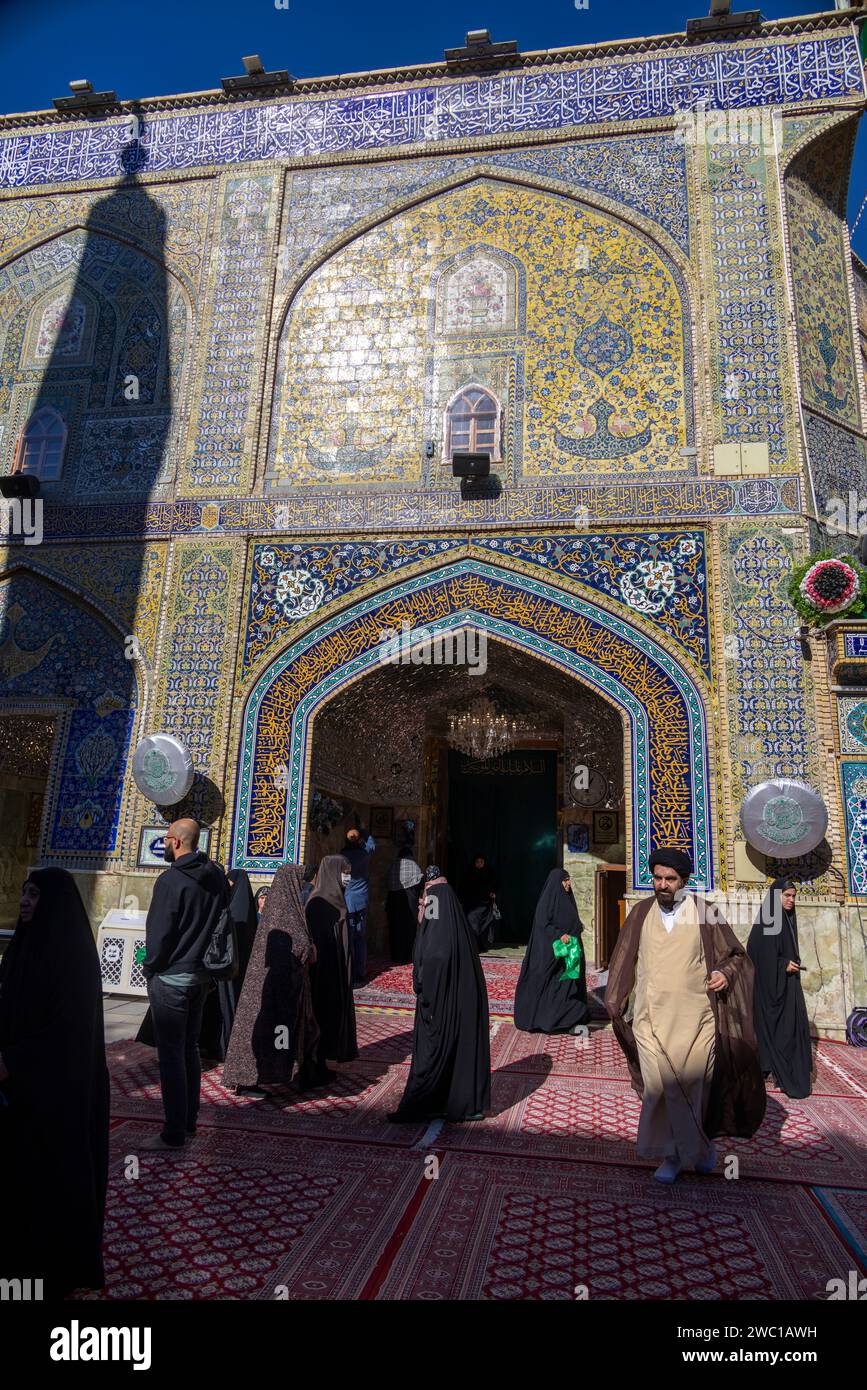 Pilgrims in the courtyard of the Shrine of Imam Husayn, Najaf, Iraq ...