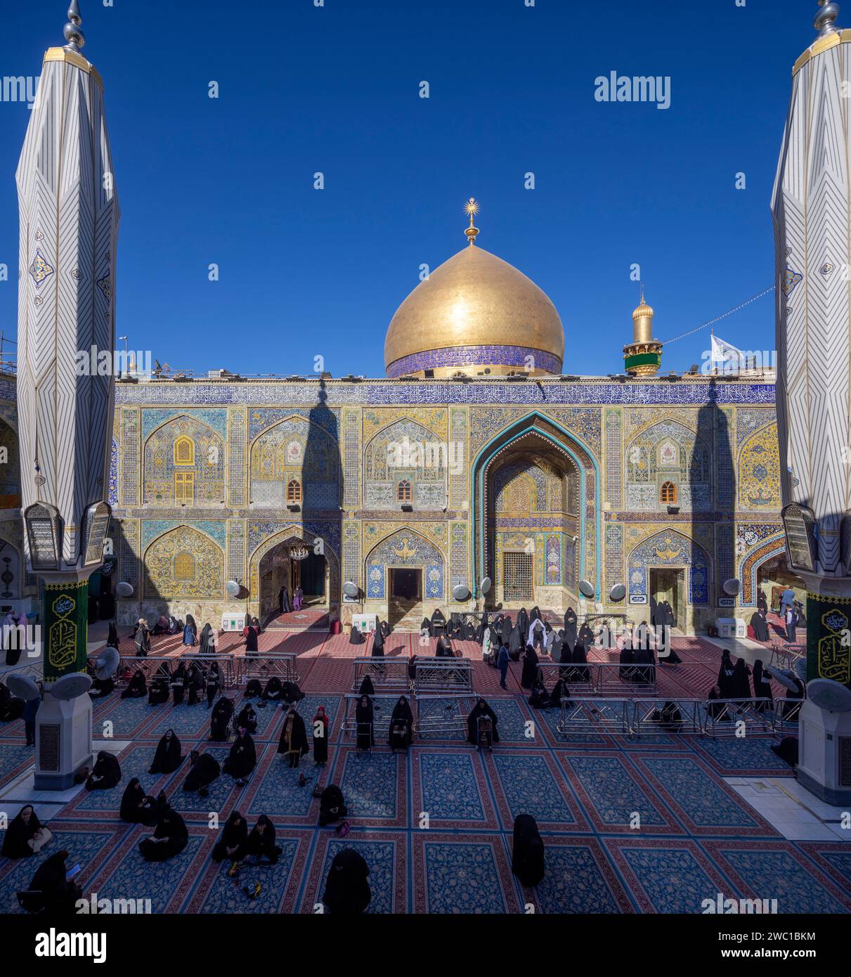 Courtyard of shrine hi-res stock photography and images - Alamy
