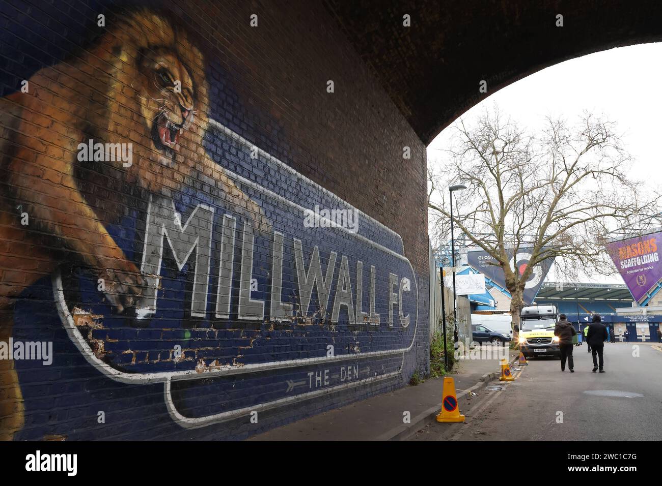 The Den, Bermondsey, London, UK. 13th Jan, 2024. EFL Championship ...