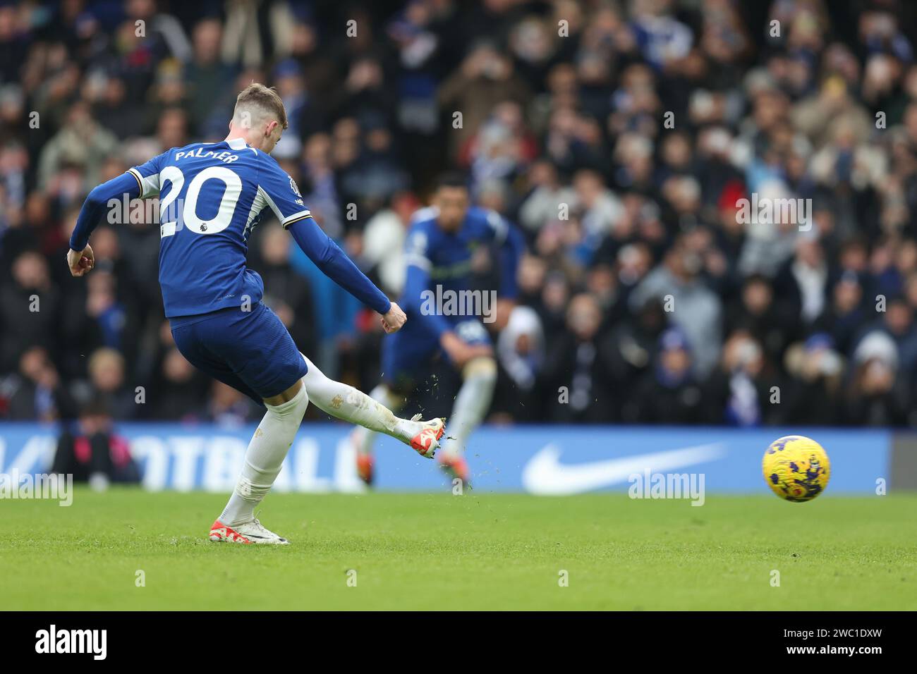 Cole palmer chelsea goal hi-res stock photography and images - Alamy