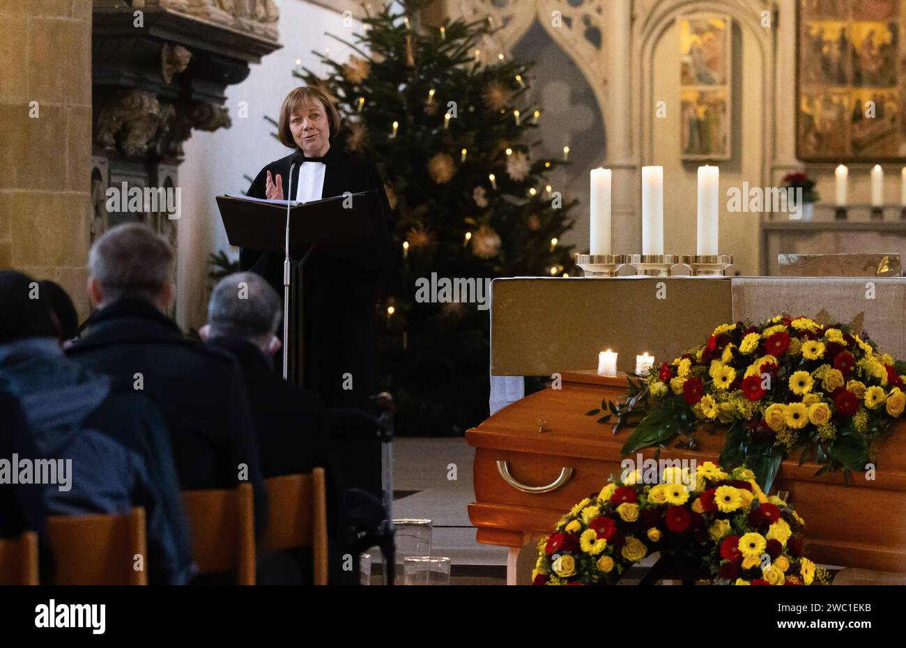 In einer bewegenden Trauerfeier haben Angehoerige und Mitglieder der westfaelischen Kirche am ...