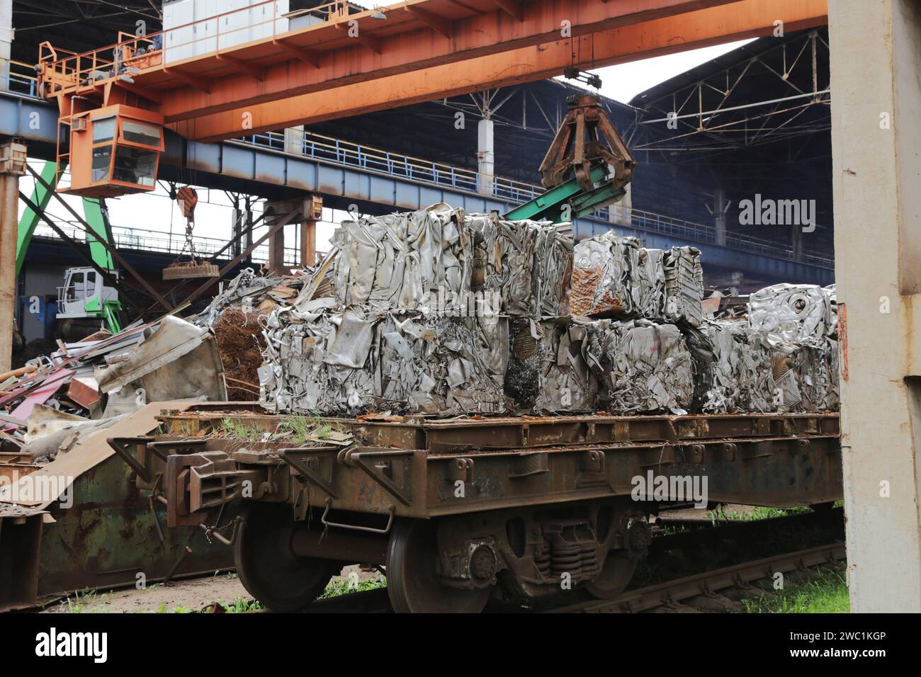 Loading, transportation, disposal of unusable metal, scrap metal ...