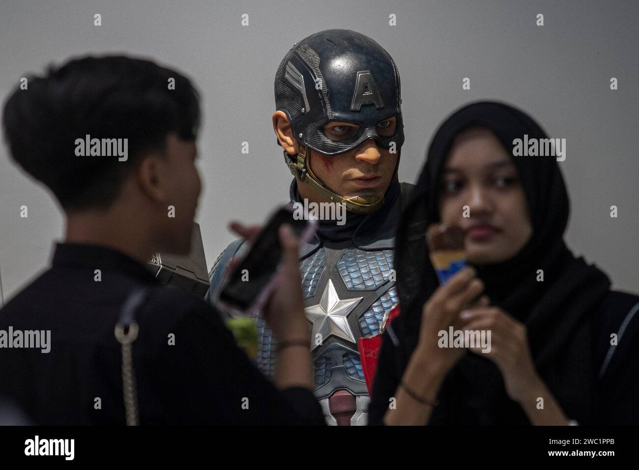 Superhero couple hi-res stock photography and images - Alamy