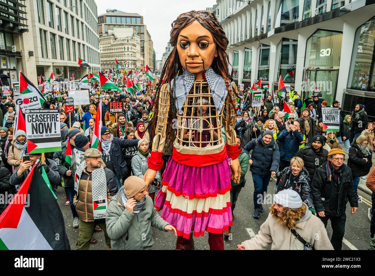 12 foot puppet hi-res stock photography and images - Alamy