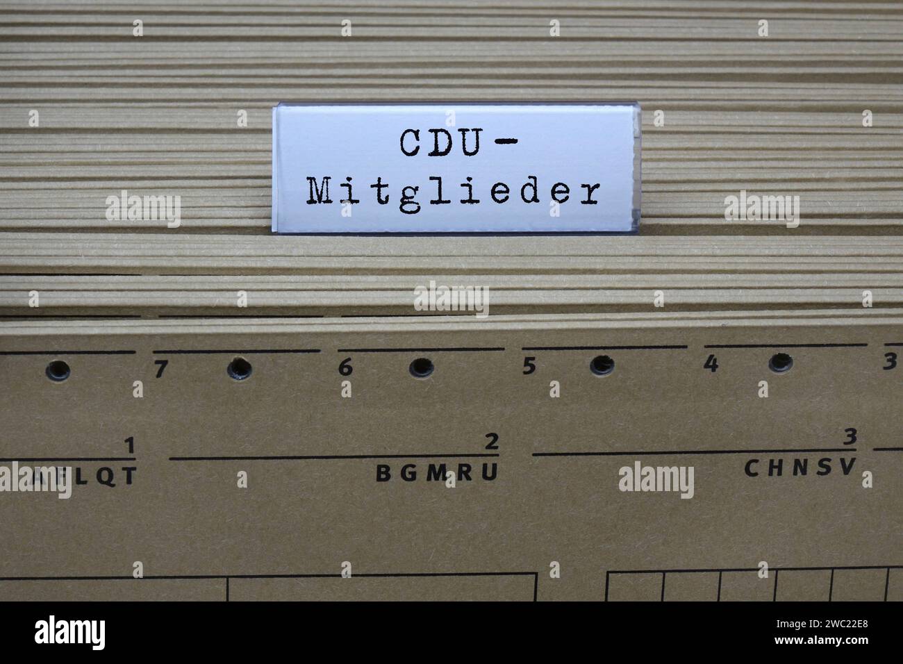 Hängeregister und CDU-Mitglieder Hängeregister und CDU-Mitglieder, 13. ...