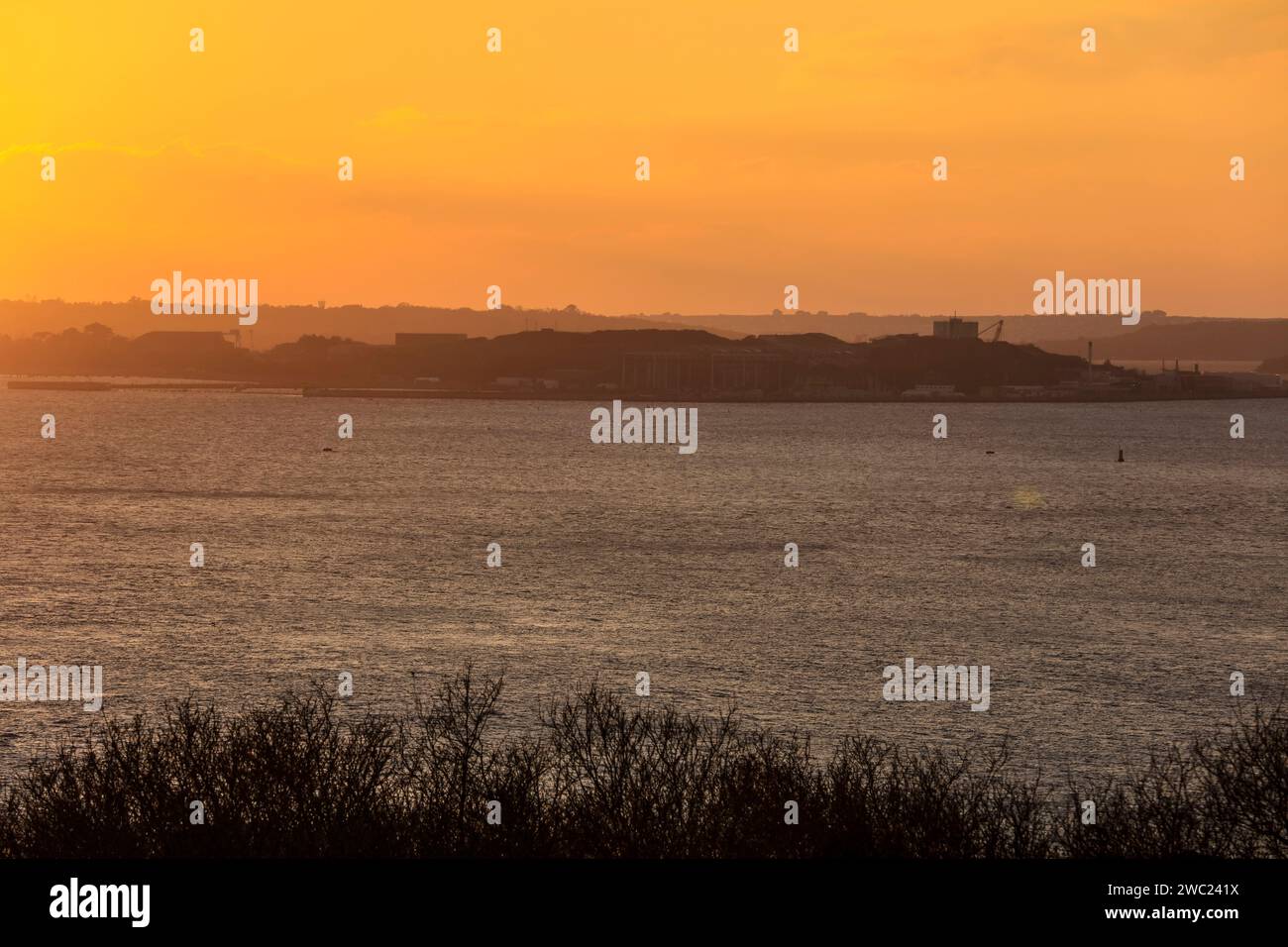 île longue base hi-res stock photography and images - Alamy