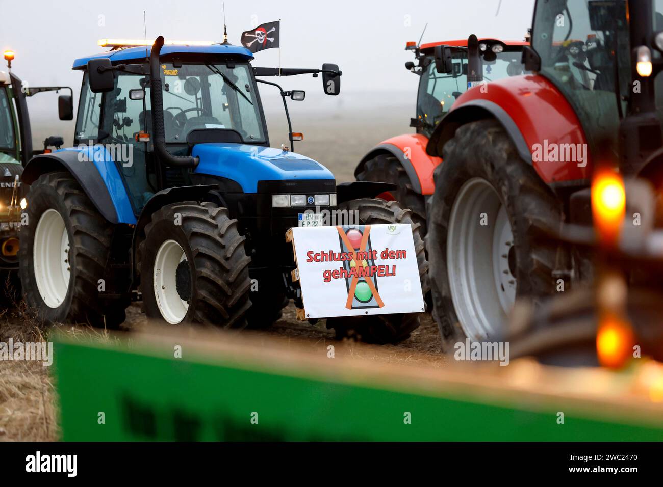 Traktorkolonnen hi-res stock photography and images - Alamy