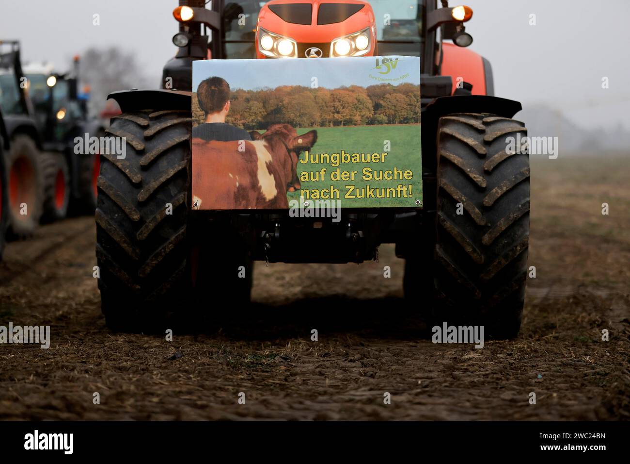 Traktorkolonnen hi-res stock photography and images - Alamy