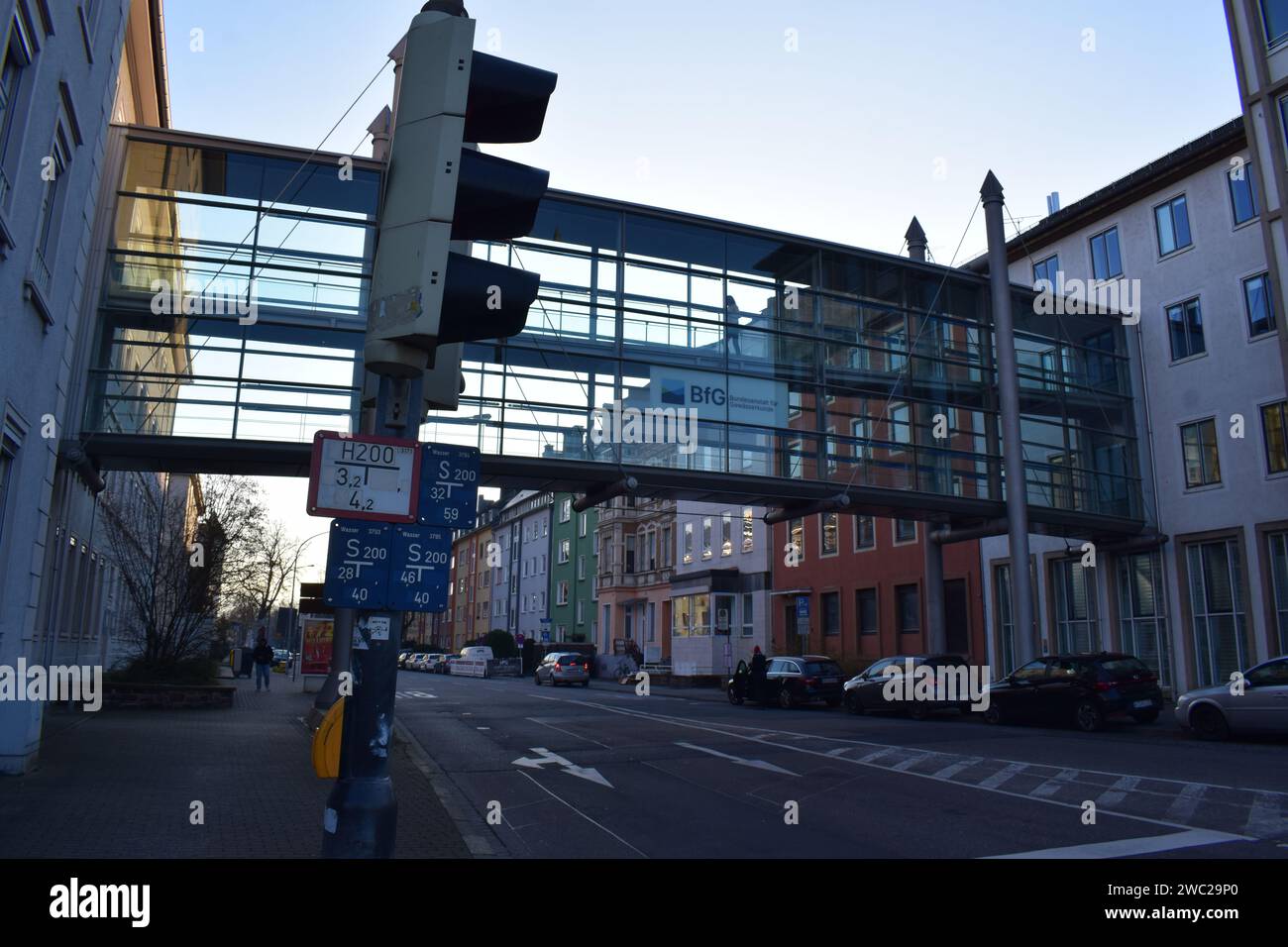 glass bridge between tow buildings Stock Photo - Alamy