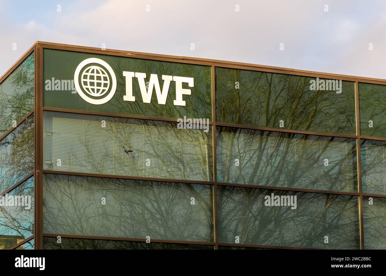 Internet safety logo hi-res stock photography and images - Alamy