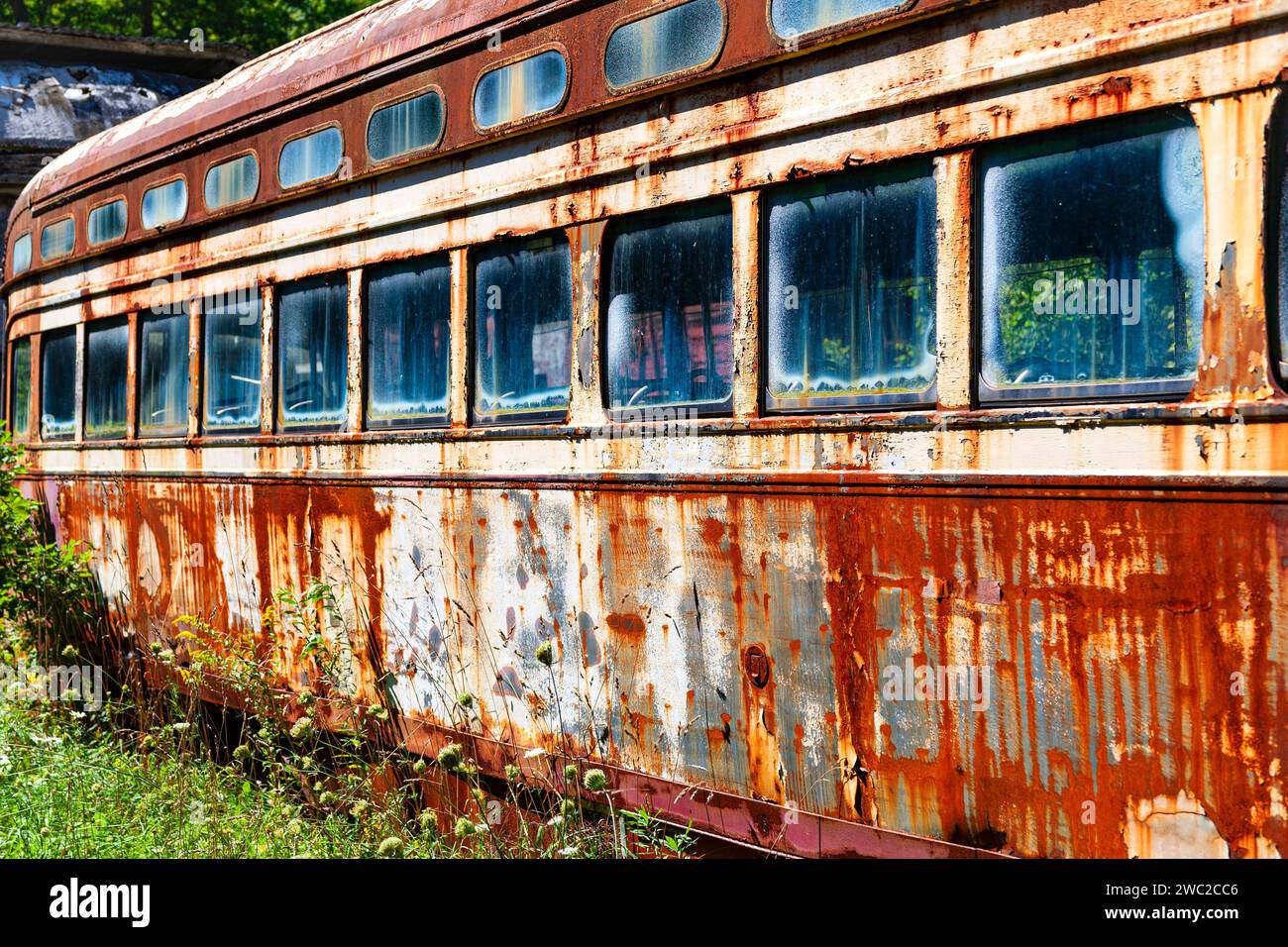 Rusty rail car windows hi-res stock photography and images - Alamy