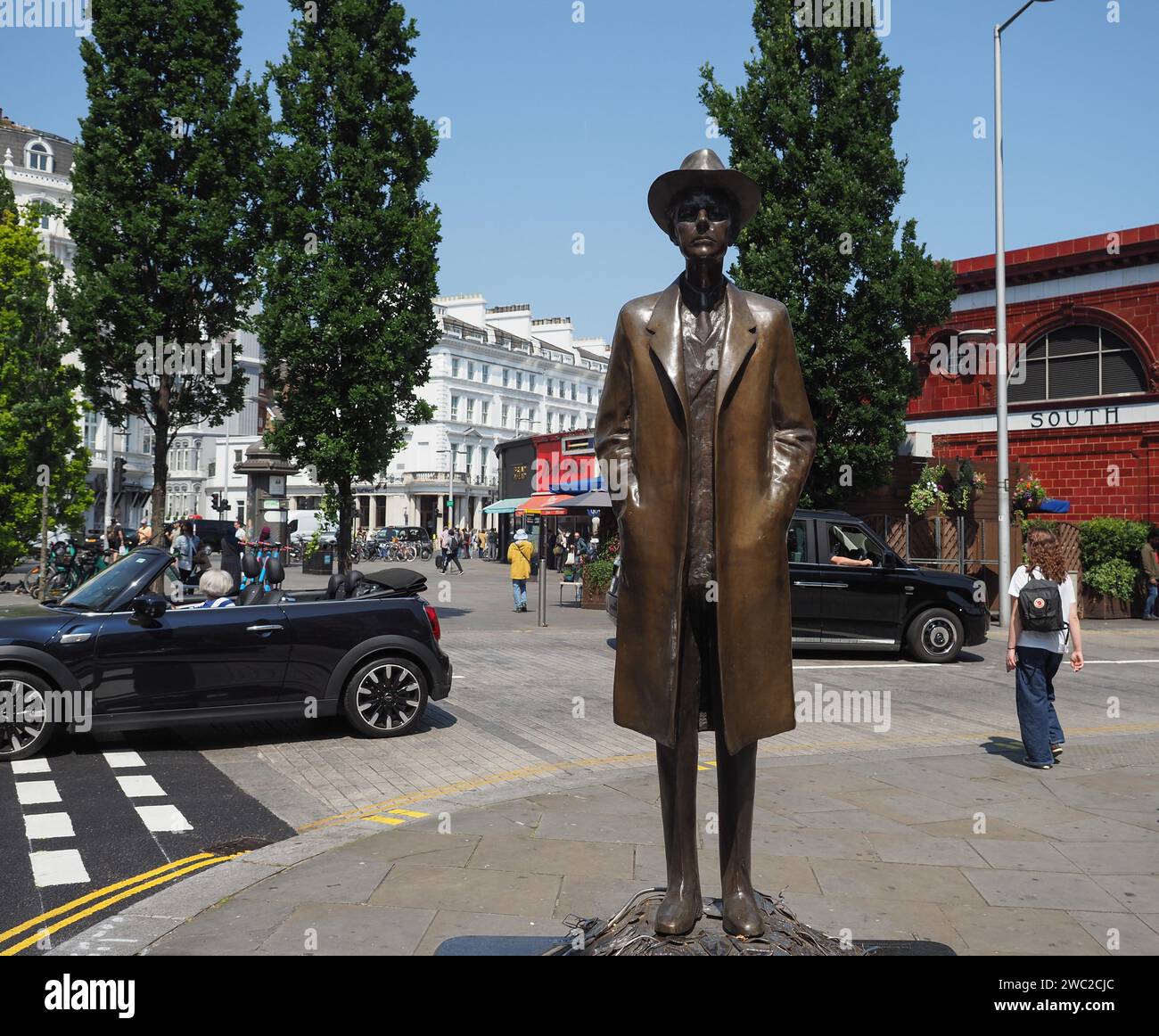 LONDON, UK - JUNE 09, 2023: Statue Of Hungarian Composer Bela Bartok By ...