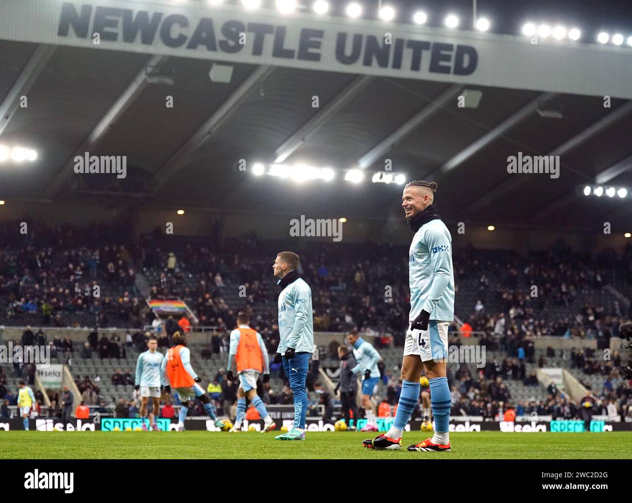 Manchester City's Kalvin Phillips warming up ahead of the Premier ...