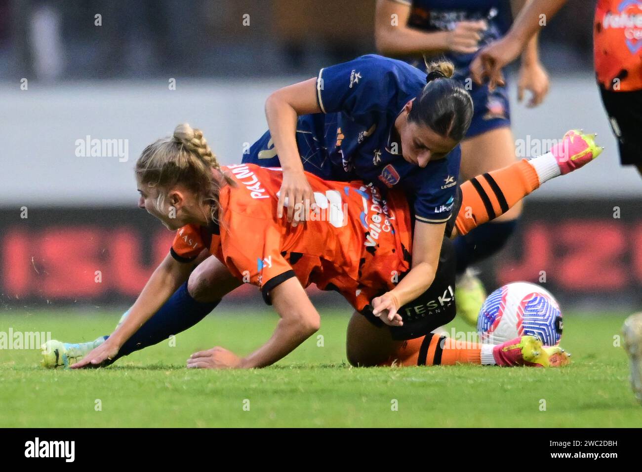Lilyfield, Australia. 13th Jan, 2024. Melindaj Barbieri (top) of ...