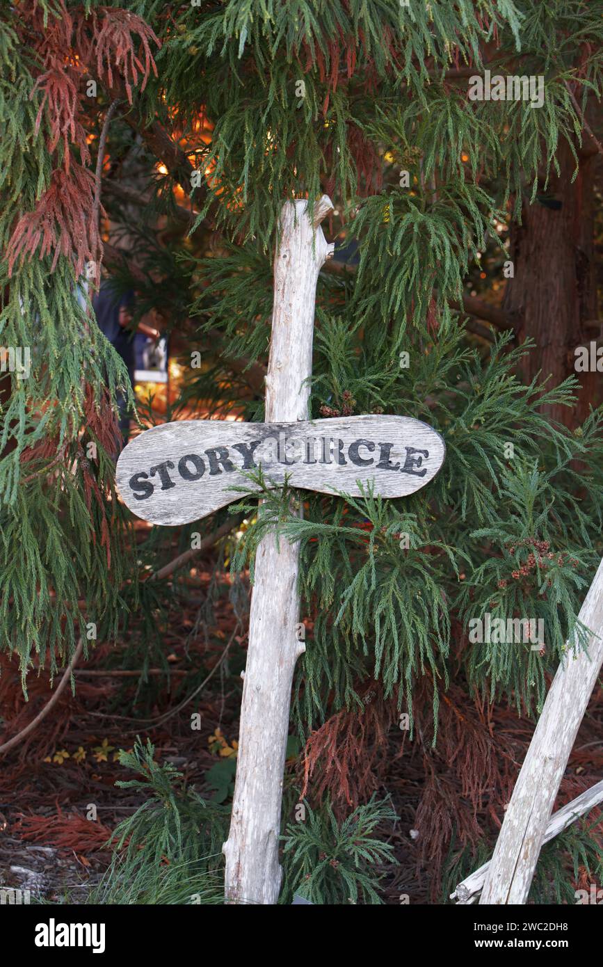 School read story hi-res stock photography and images - Alamy