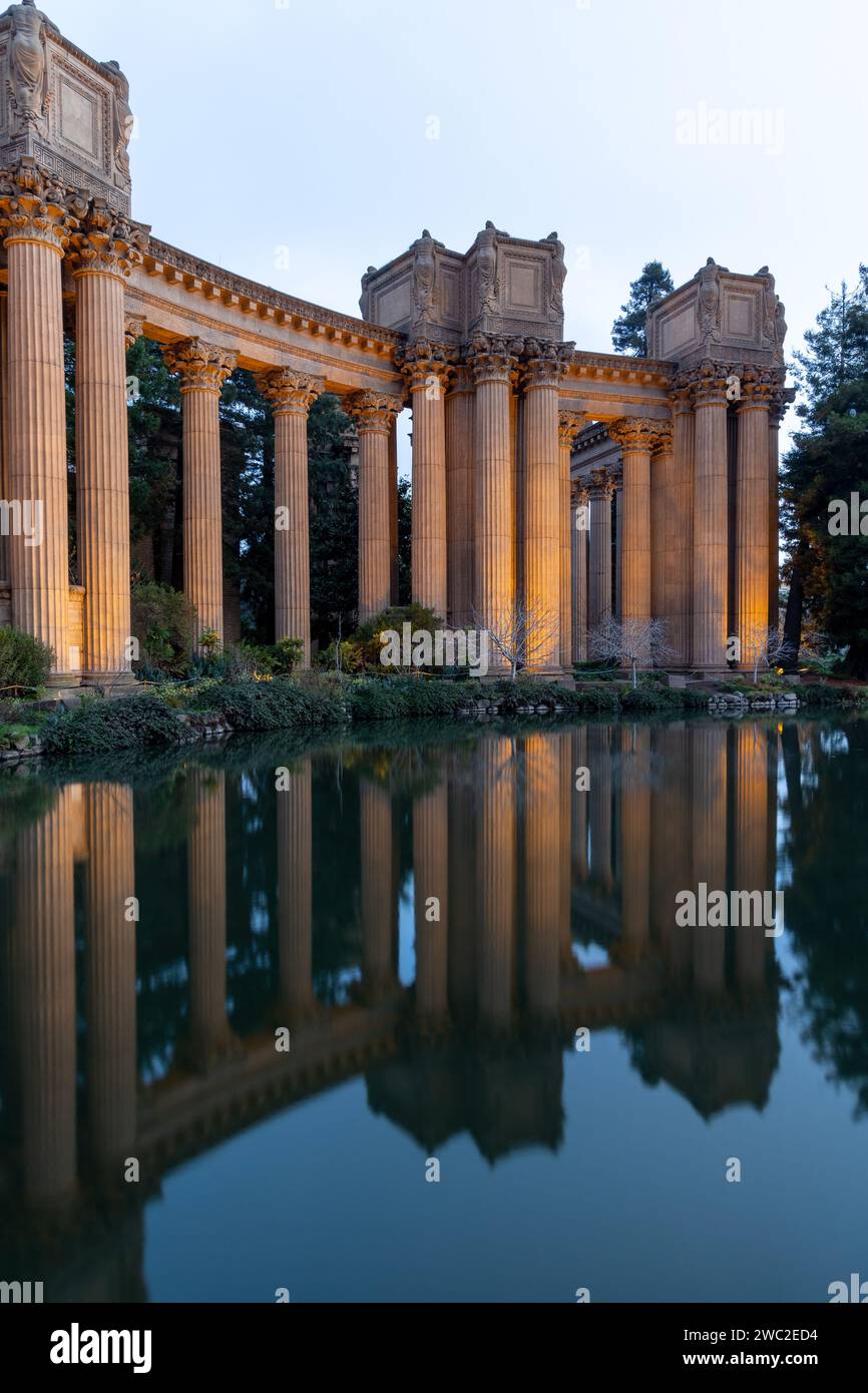 Palace of fine arts in park with pond hi-res stock photography and ...