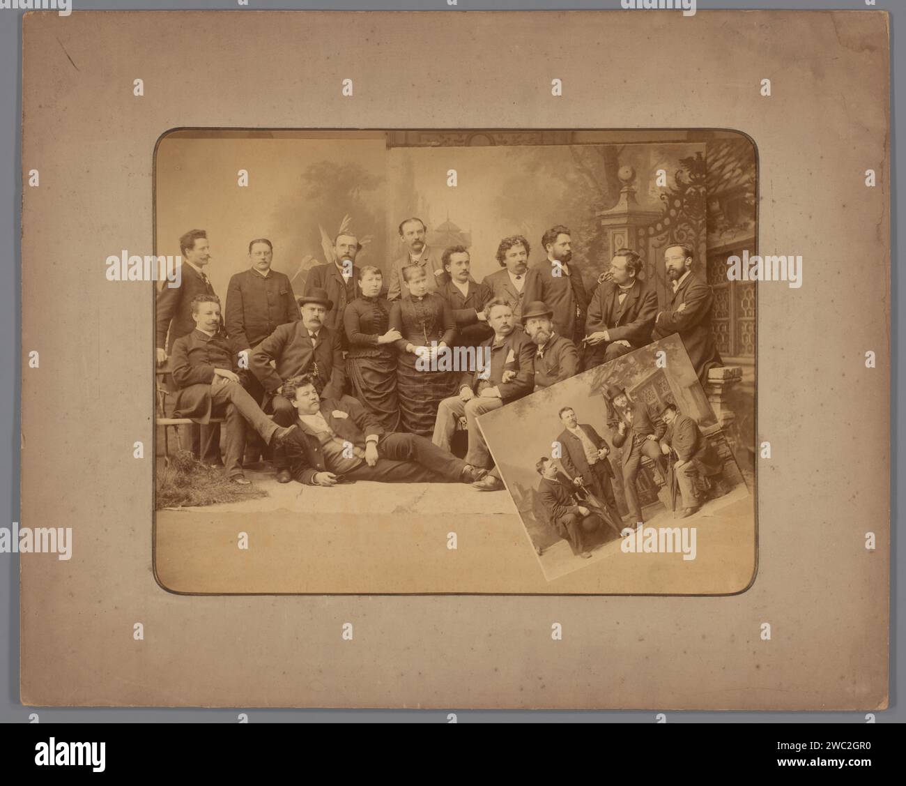 Group portrait of an unknown group with deployed portrait of four of ...
