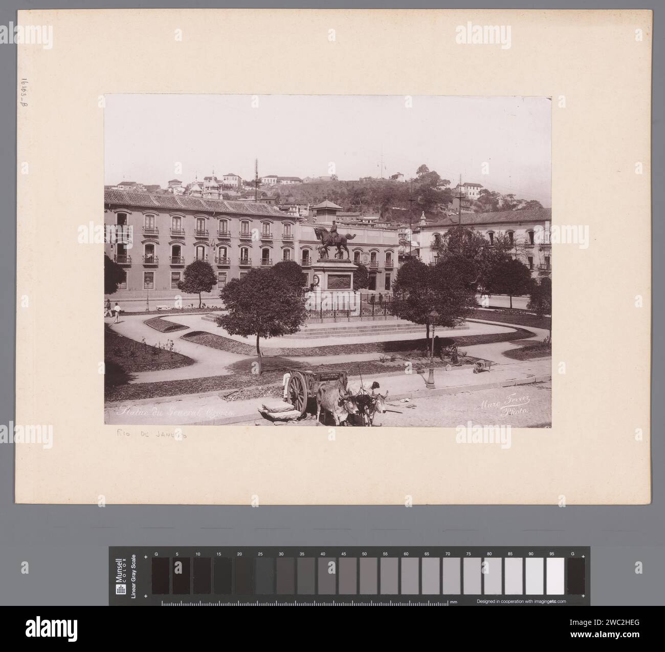 Statue of general osorio hi-res stock photography and images - Alamy