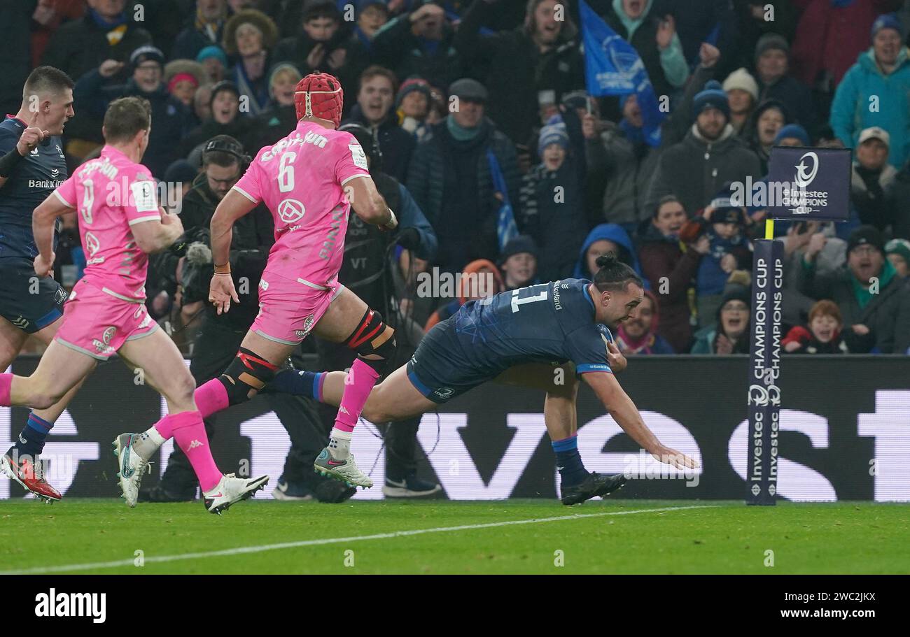 Leinster's James Lowe scores their first try during the Investec ...
