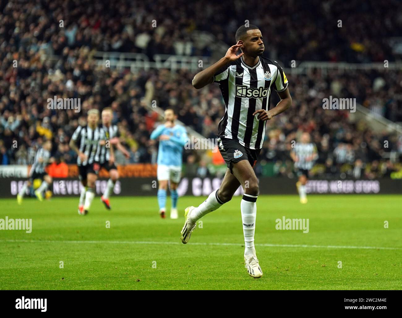 Newcastle United's Alexander Isak celebrates scoring their side's first ...