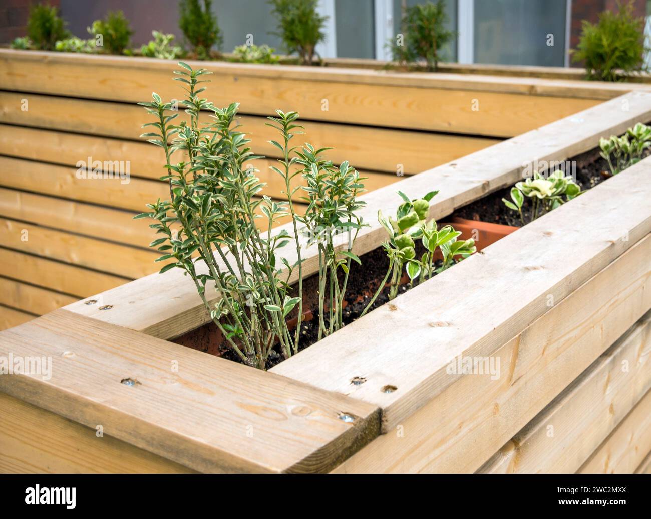 Parapet barrier hi-res stock photography and images - Alamy