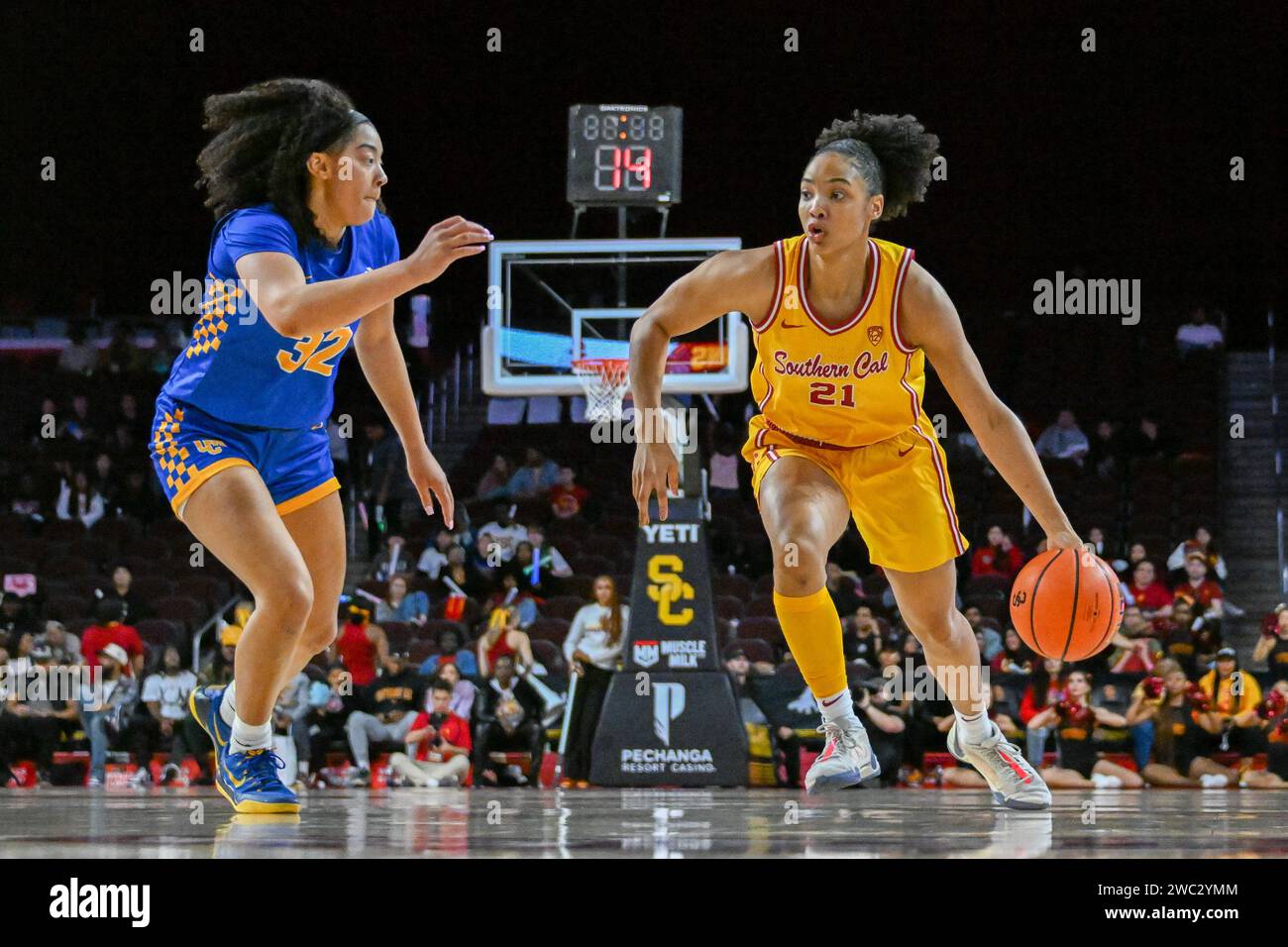 USC Trojans guard Dominique Darius (21) during an NCAA basketball game ...