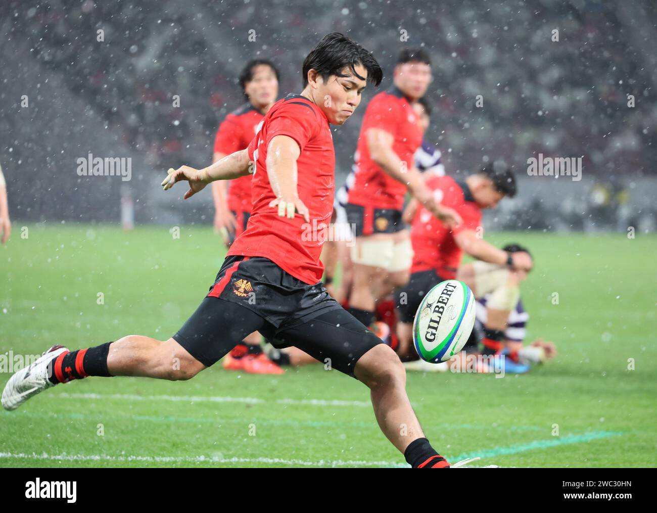 Tokyo, Japan. 13th Jan, 2024. Teikyo University fly half Hitaka Inoue ...