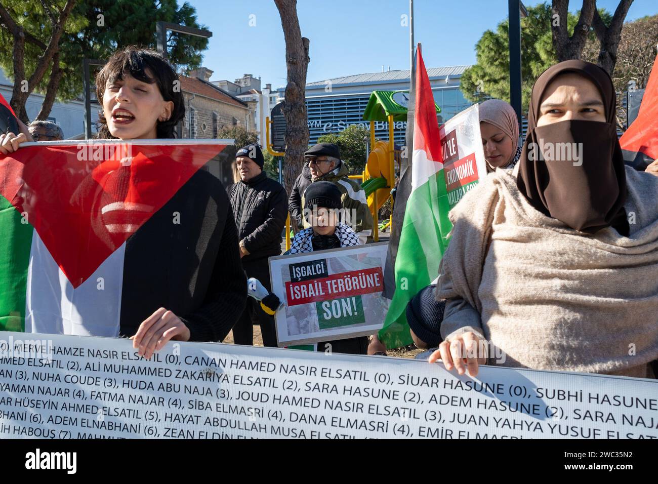 Izmir, Turkey. 13th Jan, 2024. The Freedom for Palestine Platform ...
