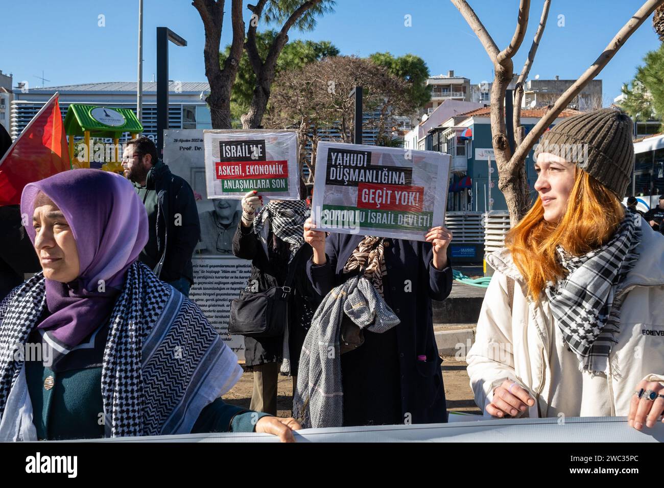 Izmir, Turkey. 13th Jan, 2024. The Freedom for Palestine Platform ...