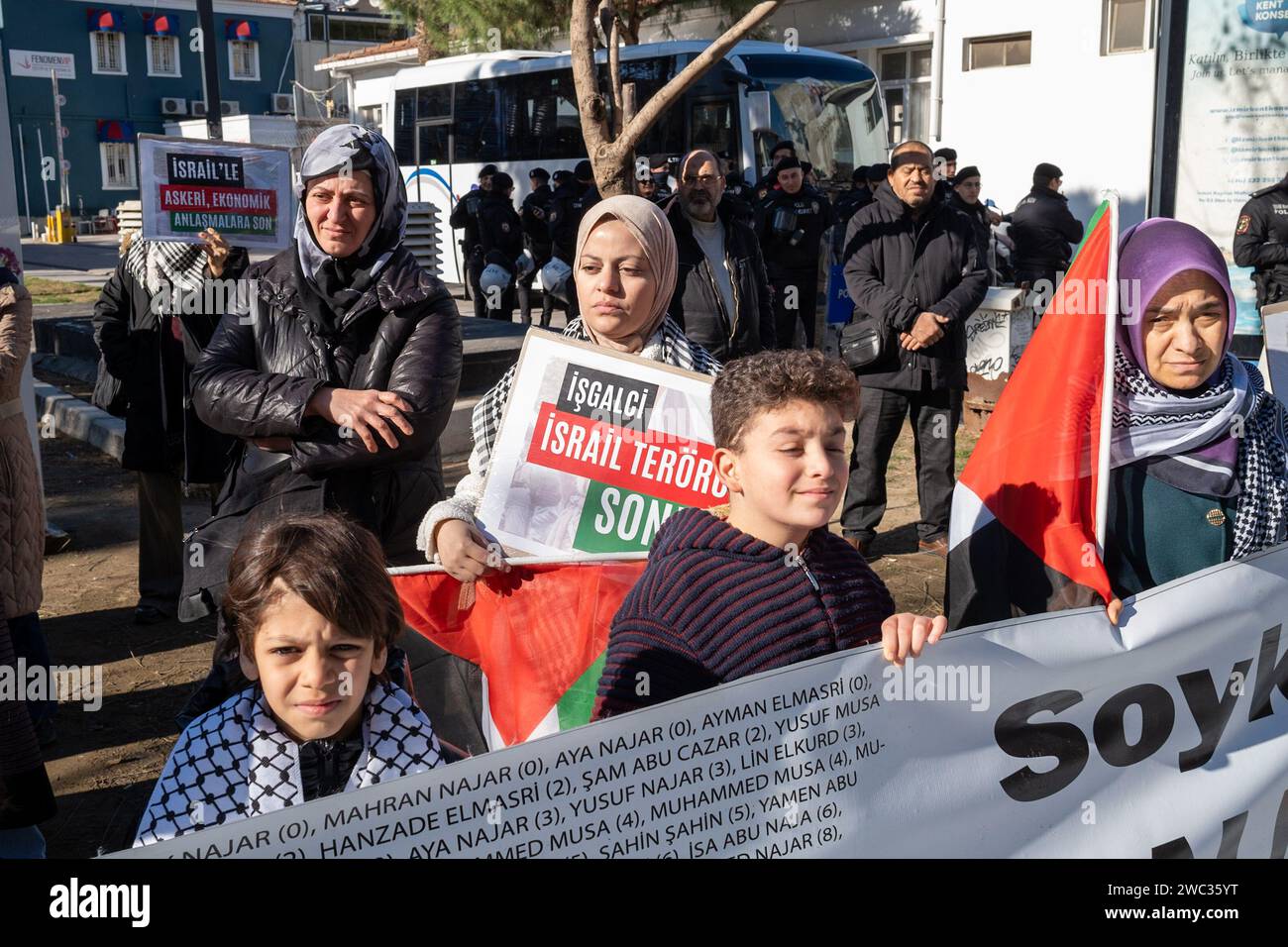 Izmir, Turkey. 13th Jan, 2024. The Freedom for Palestine Platform ...