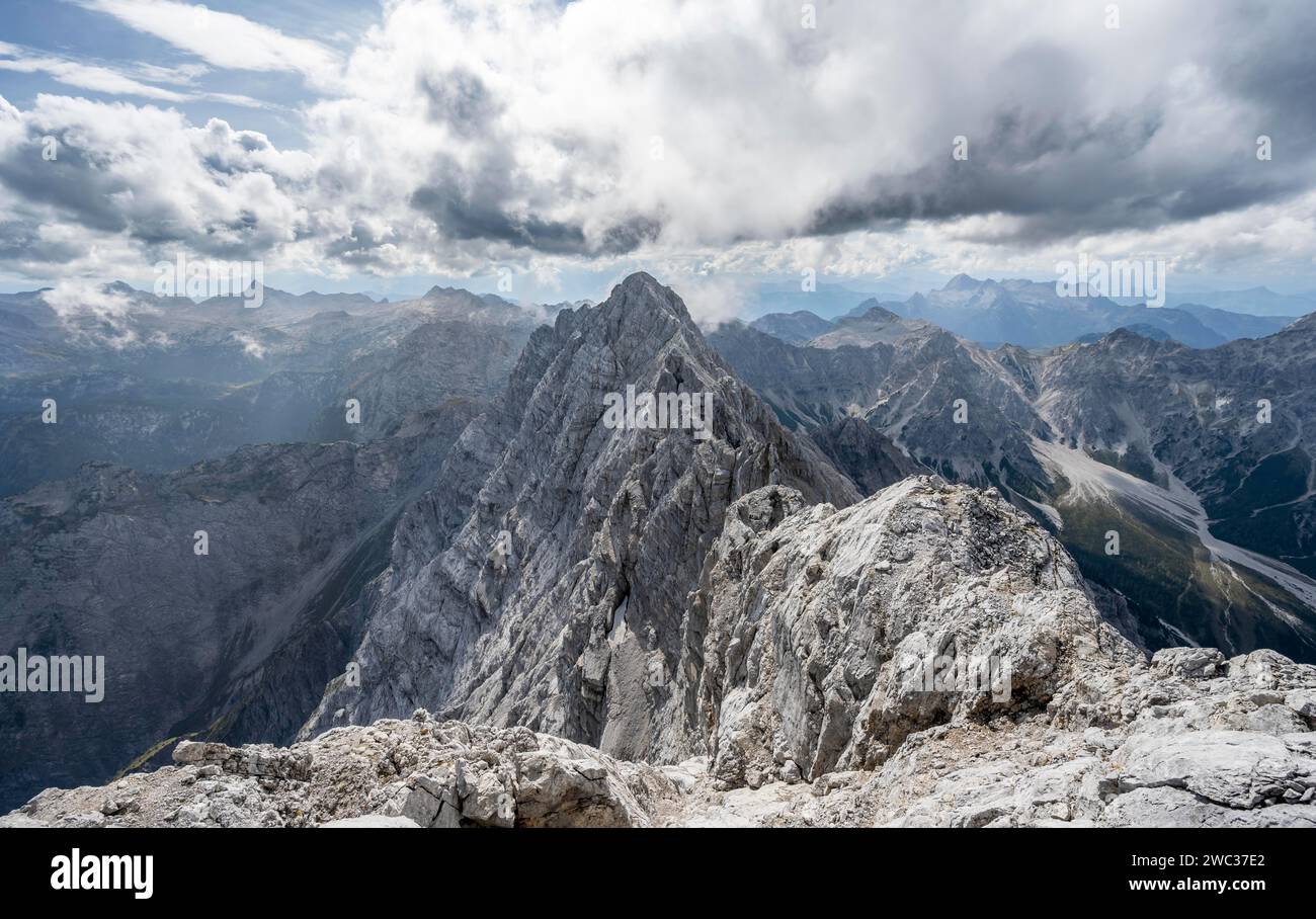 Rocky mountain ridge with Watzmann Suedspitze, view from the Watzmann ...