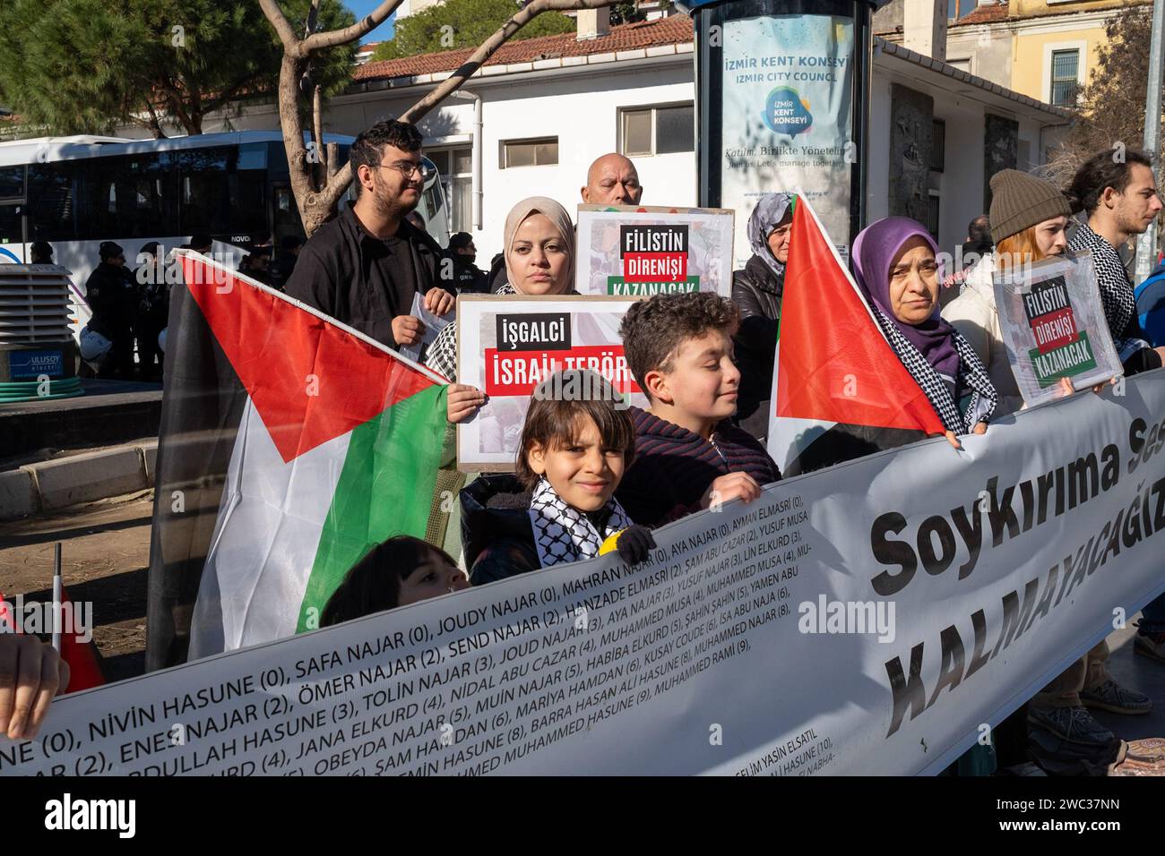 Izmir, Turkey. 13th Jan, 2024. The Freedom for Palestine Platform ...