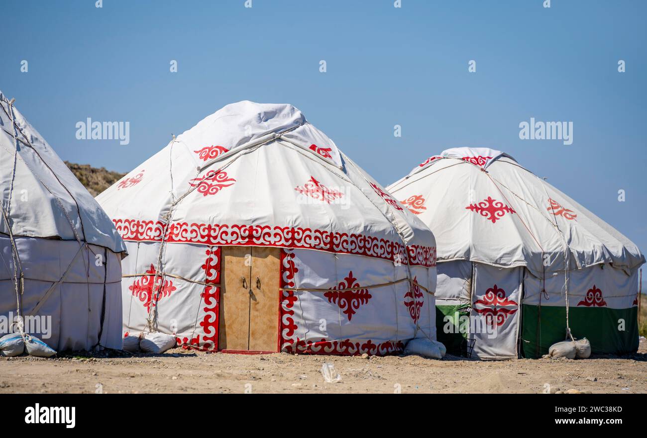 Yurt central asia hi-res stock photography and images - Alamy
