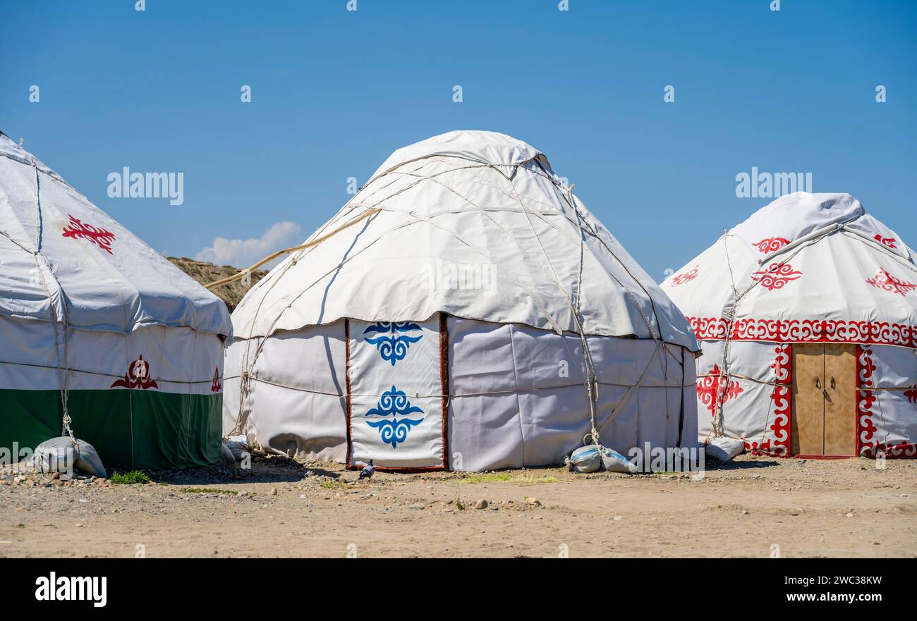 Yurt central asia hi-res stock photography and images - Alamy